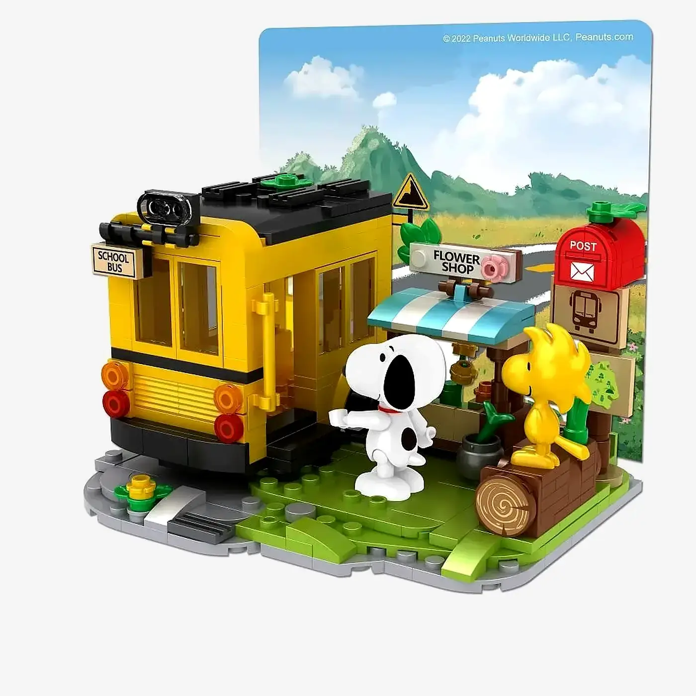 BlueBrixx Peanuts Snoopy and Woodstock go to school