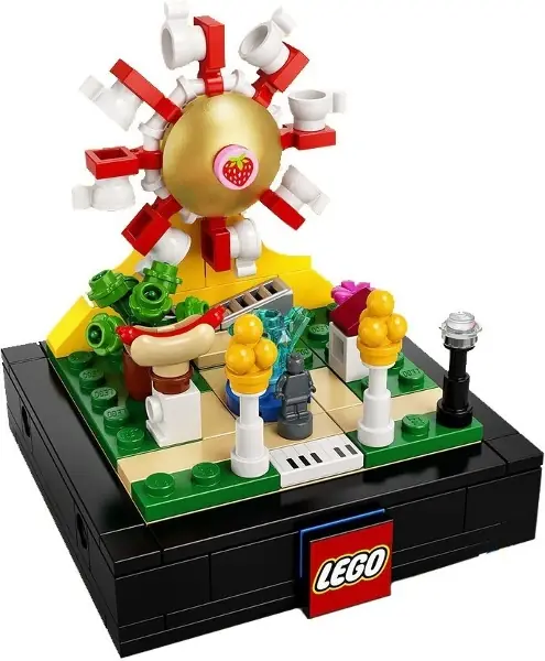 LEGO Bricktober Fairground Set 3/4 Ferris Wheel • Set 66650