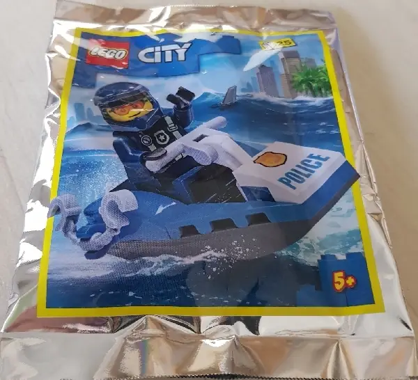 LEGO City Policeman with Jet Ski foil pack • Set 952207